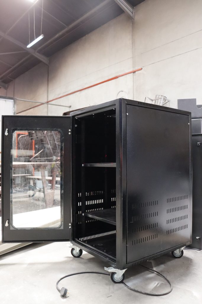 15U Network Data Cabinet 800x600x600mm - Duff Engineering LTD
